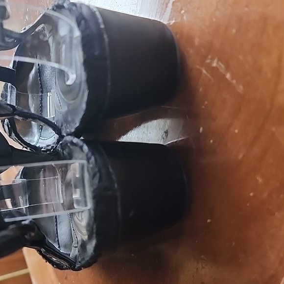 Ariat | Shoes | Ariat Sandals T Strap Whip Stitch 65 Black Sandals ...